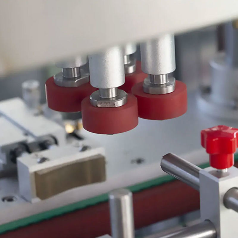 4 Wheel Filling Plastic Bottle Linear Screw Capping Machine